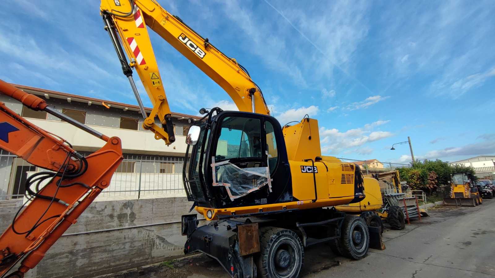 JCB JS175W | OmecoHub