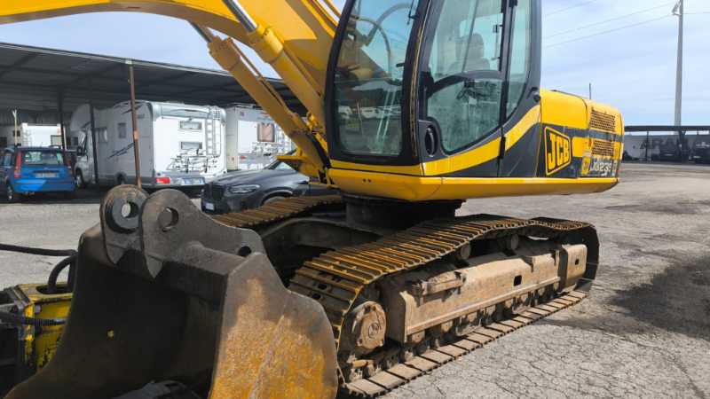 JCB JS235HD | OmecoHub
